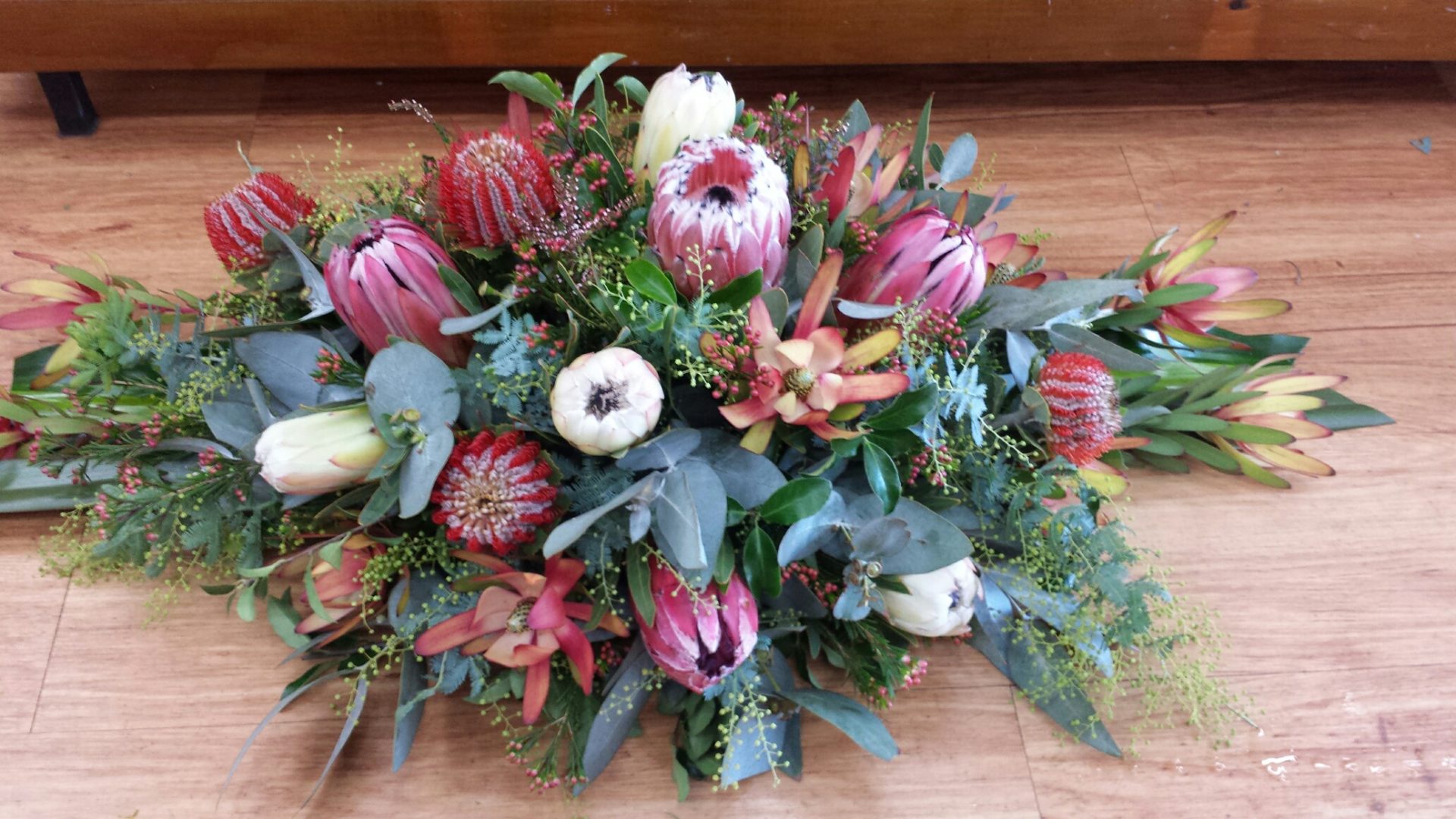 How Funeral Flowers Convey Support and Share in the Mourning Process
